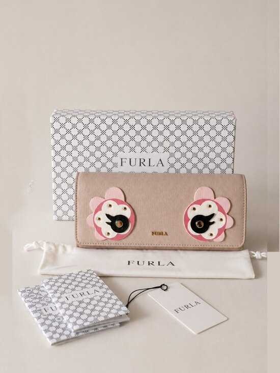 Furla | Bags | Furla Charme Xl Bifold Wallet Vaniglia Novelty Applique ...